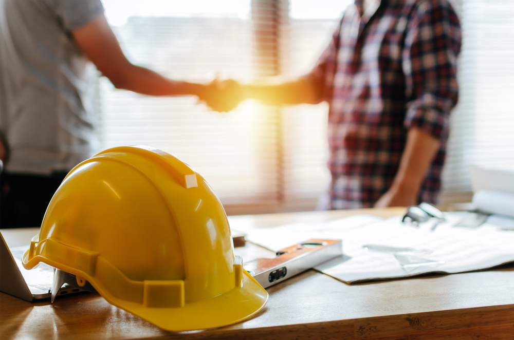 Contractor Insurance: Meaning, Meaning, How It Works, What It Covers ...